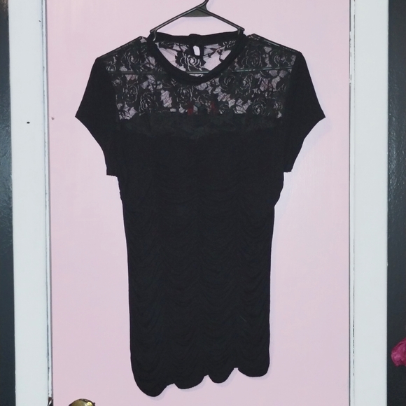 Tops | Super Cute Black Rose Top | Poshmark